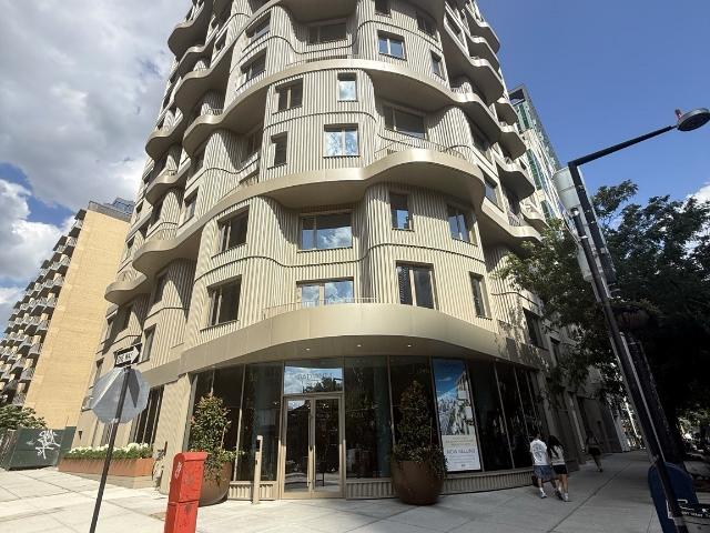 24 01 Queens Plaza North, Queens, NY