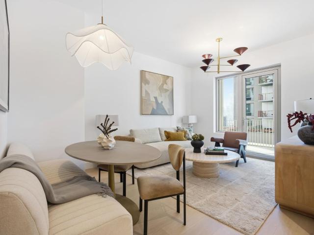 24 01 Queens Plaza North, Queens, NY
