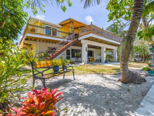 24 Tamarind Dr, Big Coppitt, FL 33040
