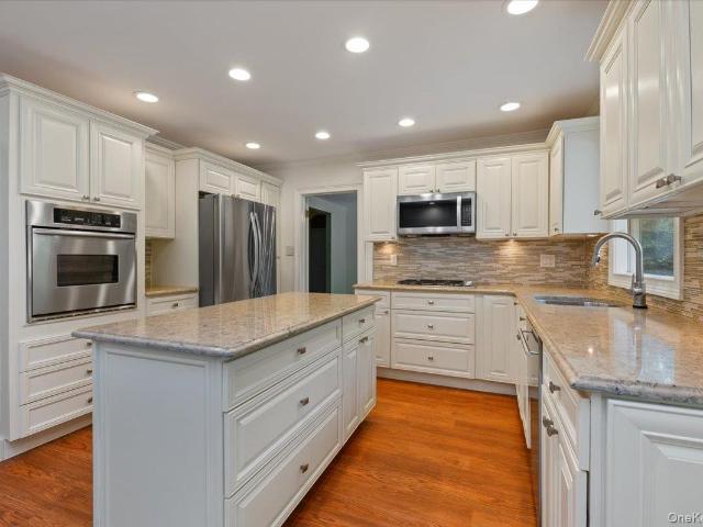 24 Thorngrove Lane