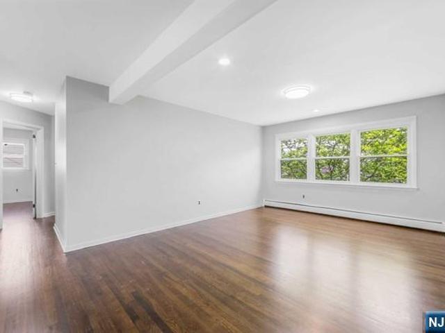 24 Van Vliet Court # 2