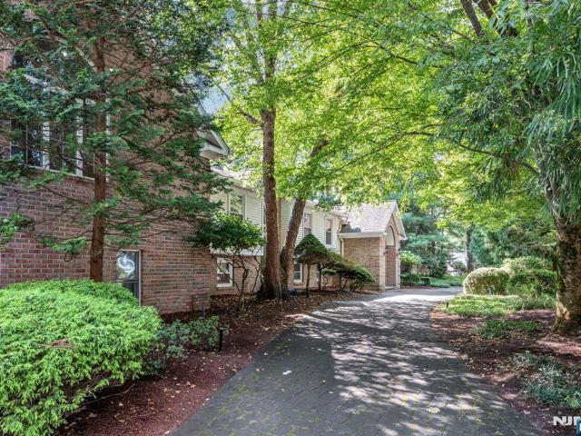 24 Vanderbeck Lane