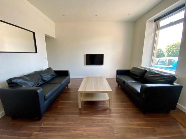 24 Victoria Street, Huddersfield, HD5