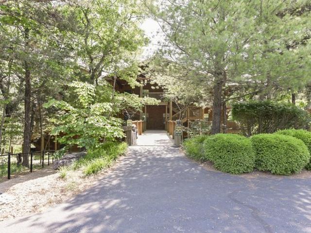 24 Village Trl Unit 2, Branson, MO 65616