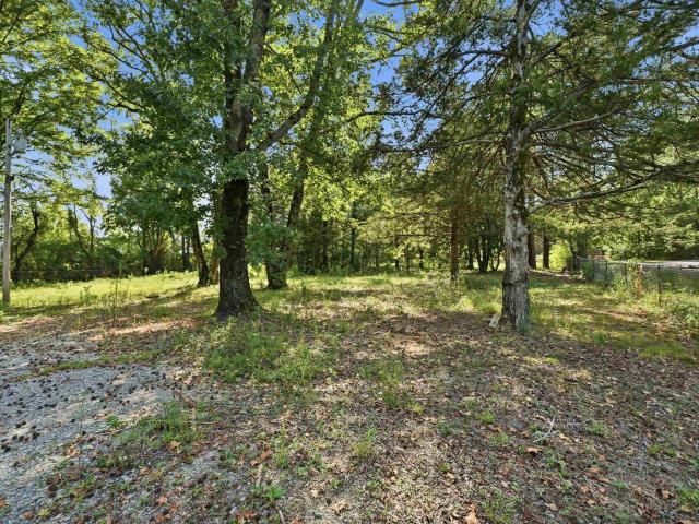 24 W Mobbs Circle