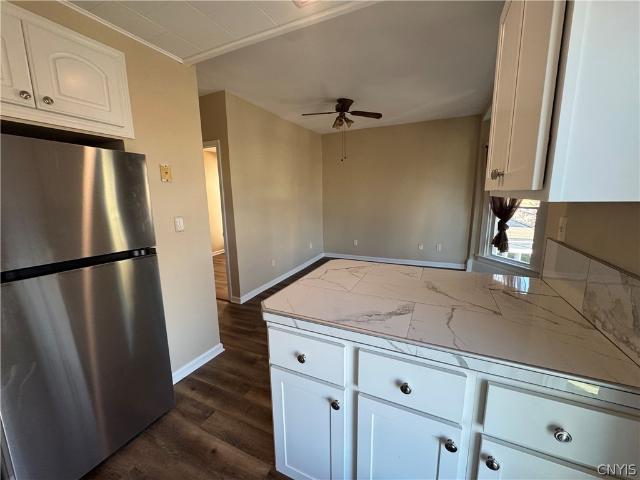 24 W Oneida Street