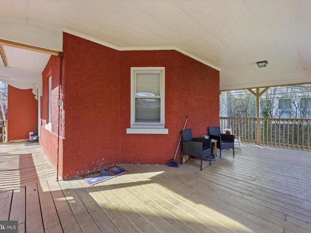 24 W Stewart Avenue