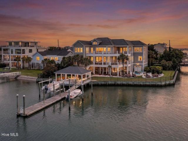 24 W Salisbury St, Wrightsville Beach, NC 28480