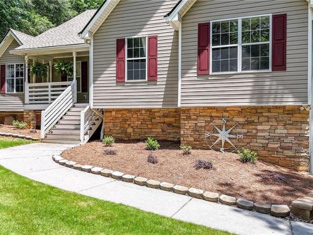 24 Walnut Lane NE