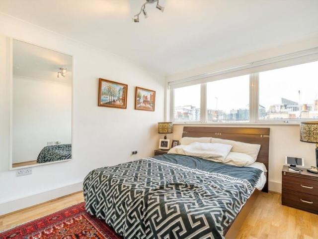 24 Warwick Way, London, SW1V 2 bed flat to rent £2,799 pcm £646 pw
