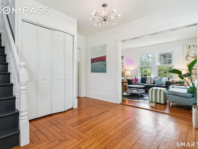 24 Warren Ave, Groton, CT