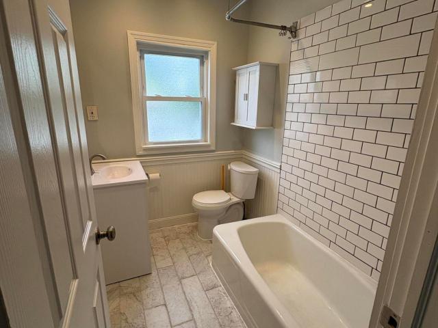 24 Waverly Place Unit B