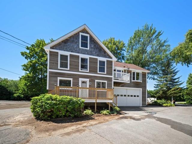 24 Wentworth Ter, Dover, NH 03820
