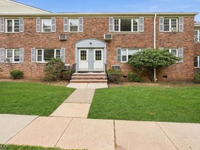 16 Wedgewood Dr, Verona, NJ 07044
