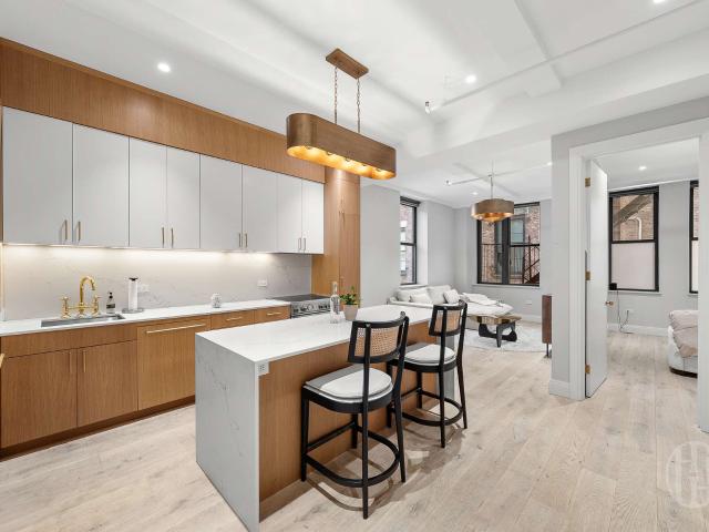 24 West 30th Street, New York, NY