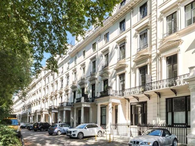 24 Westbourne Terrace Smallbrook. Studio to rent £1,780 pcm £411 pw
