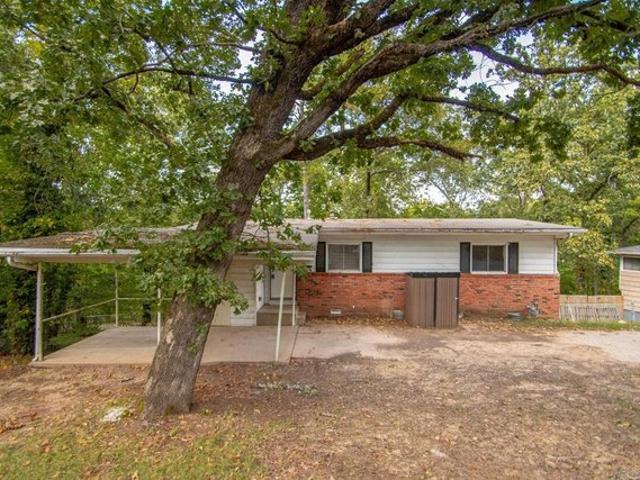 24 Westmont Cir, Little Rock, AR 72209