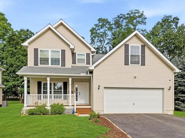24 Whittier Blvd, Poughkeepsie, NY 12603