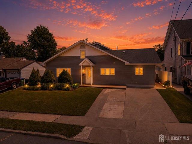 24 Winthrop Rd, Edison, NJ 08817