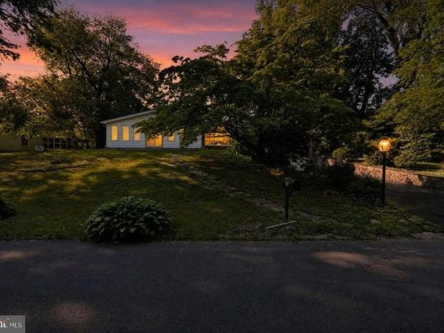 24 Winding Ln, Feasterville Trevose, PA 19053