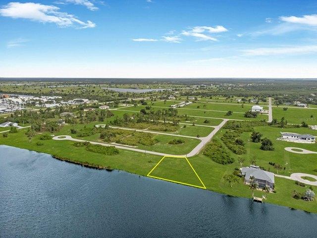 24 Windward Ln, Placida, FL 33946