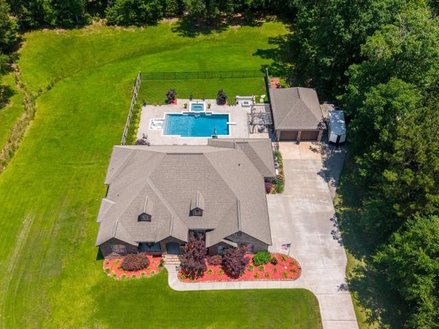 24 Winston Drive
