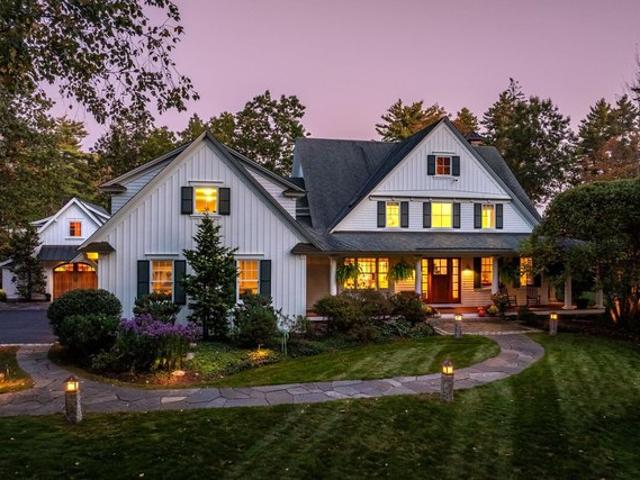 24 Wisteria Dr, Dover, NH 03820