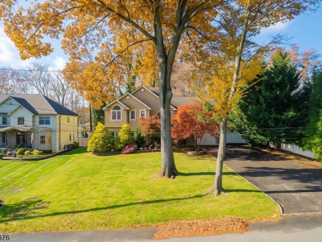 24 Woodland Rd
