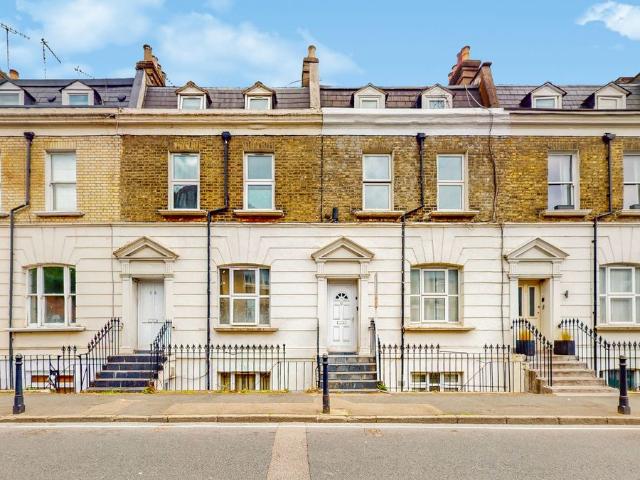 Studland Street, Hammersmith, London W6, 2 bed flat to rent, £2,300 pcm | PrimeLocation