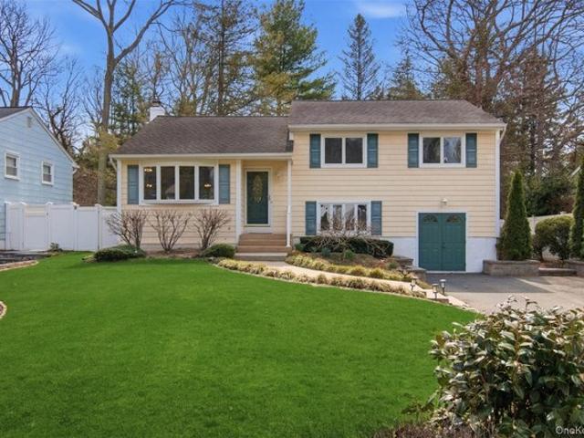 24 Aldrich St, Huntington Station, NY 11746