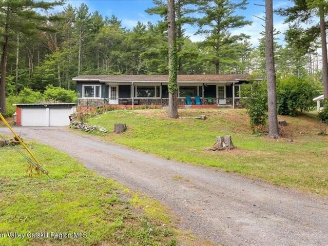 24 Alpine Dr, Round Top, NY 12473