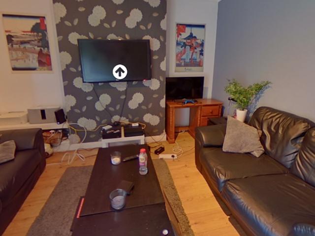 24 Ashville Grove, Hyde Park, Leeds LS6 4 bed terraced house to rent £2,808 pcm £648 pw