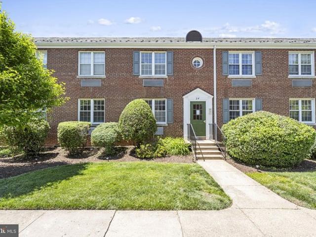 24 Auburn Ct Apt A, Alexandria, VA 22305