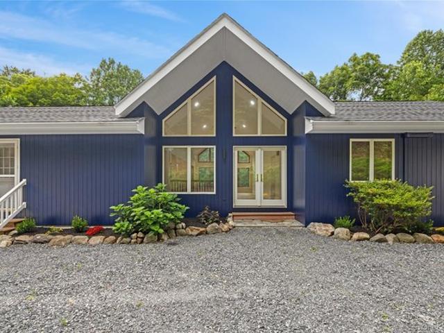 24 Babbling Brook Ln, Cold Spring, NY 10516