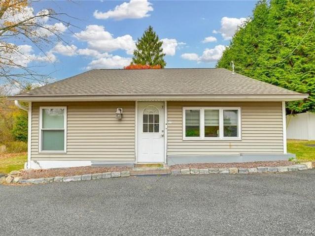 24 Baldwin Ln, Mahopac, NY 10541