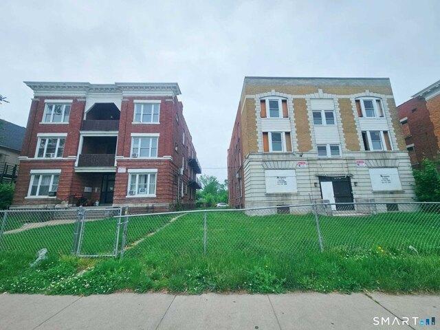 24 bedroom, Hartford CT 06114 LS103074029