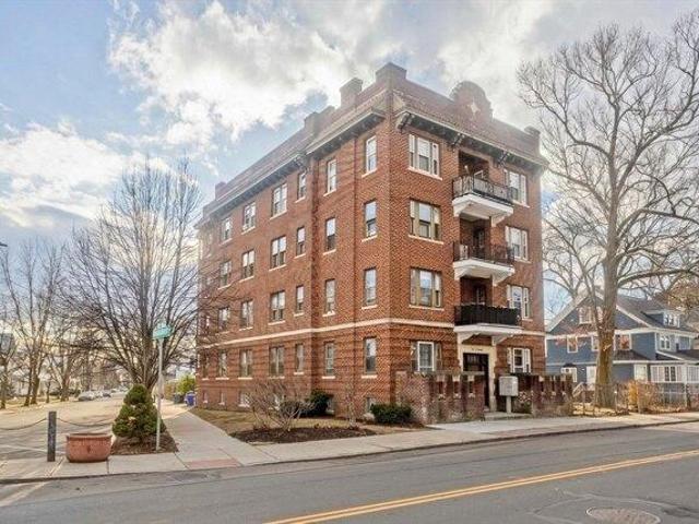24 bedroom, Springfield MA 01108 103664895