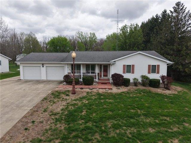 24 Boarman Dr, Shelbyville, IL 62565