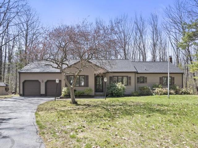 24 Bluestone Ln, York, ME 03909