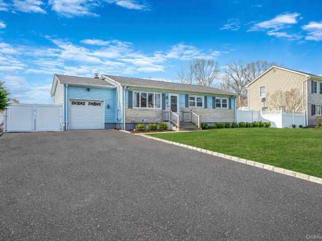 24 Brandywine Dr, Mastic, NY 11950 | MLS #988293