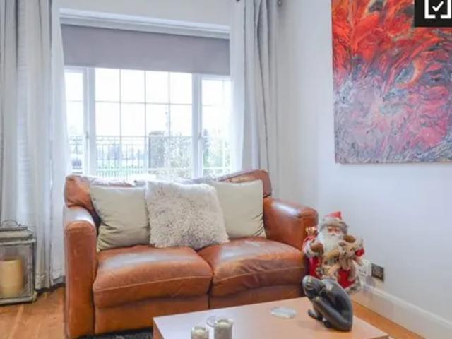 24 Burnell Avenue, London, TW10 7YE, United Kingdom | Studio apartment for rent #1906438 | Rentberry