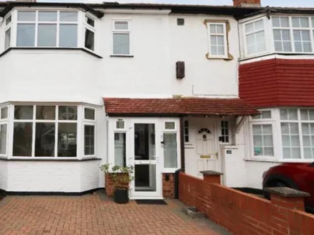 24 Byron Avenue, London, KT3 6EY, United Kingdom | 3 bed duplex for rent #138932499 | Rentberry