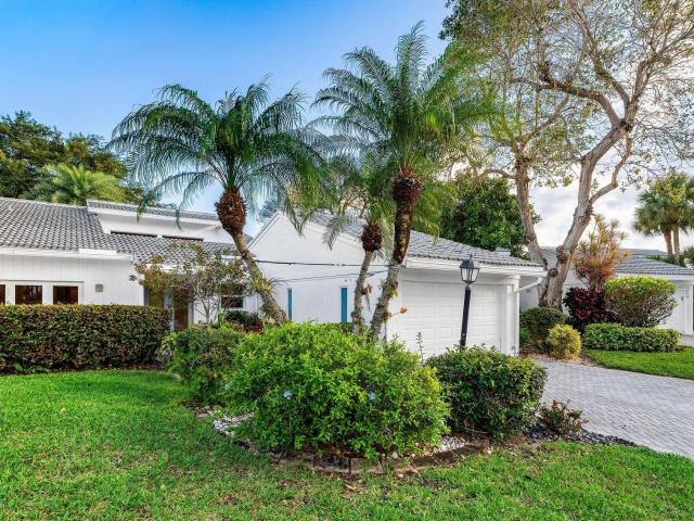 24 Cambridge Dr, Boynton Beach, FL
