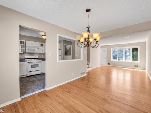 24 Carolyn Rd