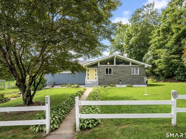 24 Carpenter St, Norwich, CT 06360