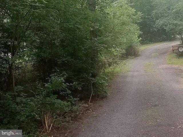 24 Cedar Dr, Sterling, VA 20164