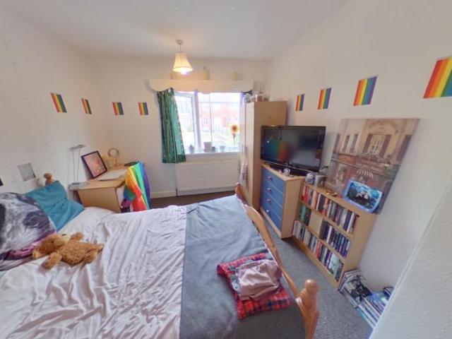 24 Chestnut Grove, Hyde Park, Leeds LS6 3 bed terraced house to rent £1,820 pcm £420 pw