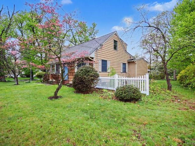 24 Convent Rd, Nanuet, NY 10954 | MLS #991717