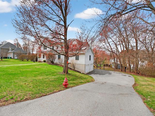 24 Coachlight Drive