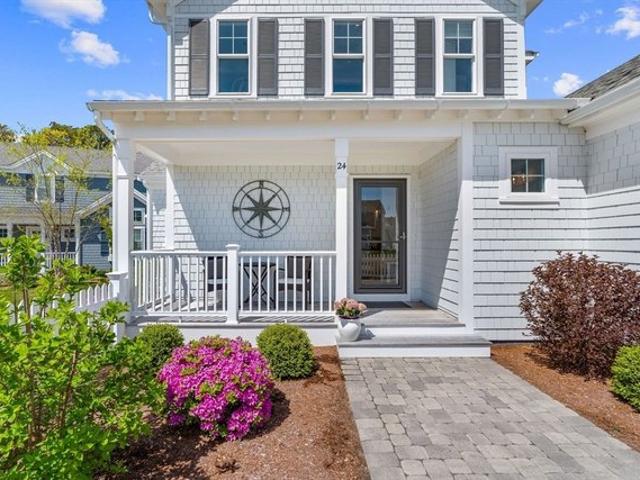 24 Cobblestone Cir, Mashpee, MA 02649